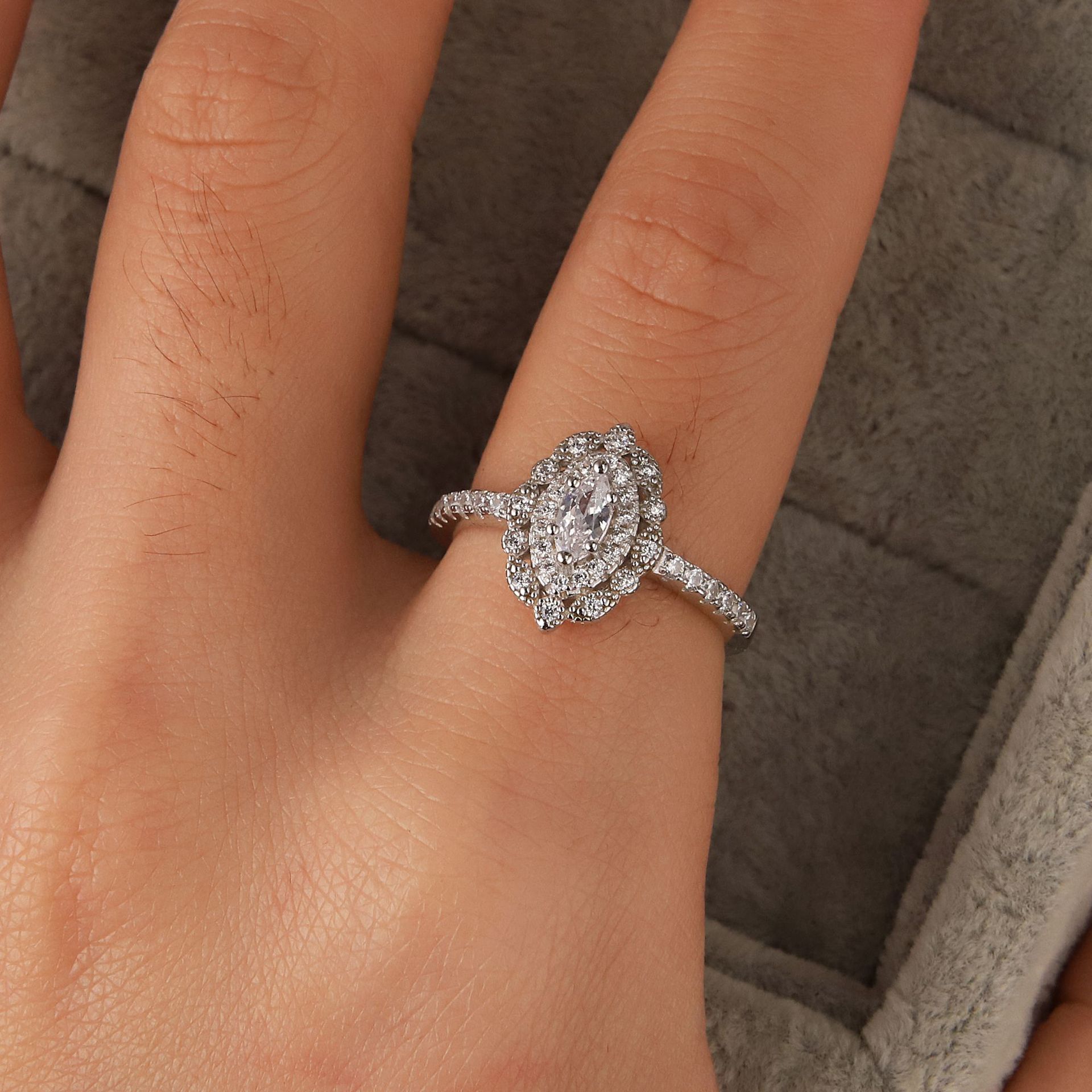 Luxury Silver With Diamond Oval Ring - CJdropshipping